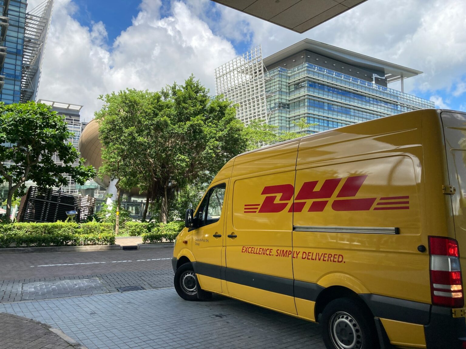 "The shipment has been processed in the parcel center of origin" – Was ...